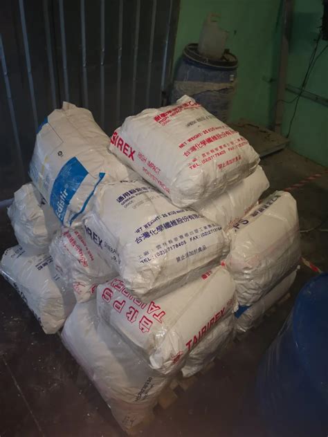 Переробка відходів пластику в Україні ПЛАСТ ЛОМ