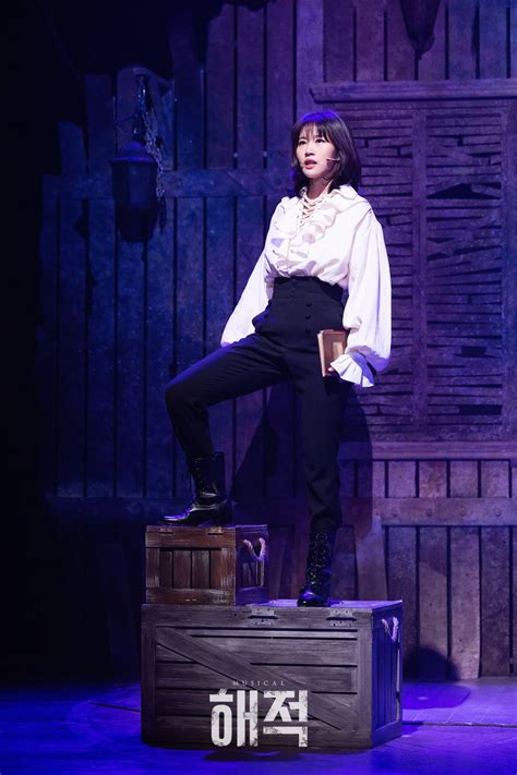 콘텐츠플래닝 On Twitter [ 해적] ⚓ 𝕸𝖚𝖘𝖎𝖈𝖆𝖑 해적 🏴‍☠ 칼날이 부딪친 순간 승부는 이미 결정난다 🌊 루이스