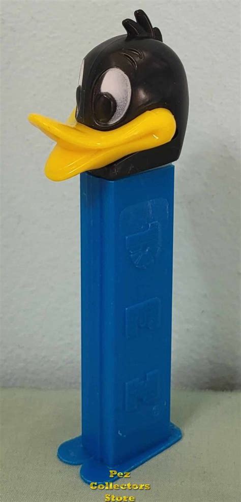Solid Beak Daffy Pez On 39 China Double Down Stem 1500 Pez