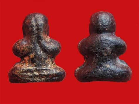 พระปิดตาหลวงปู่เอี่ยม วัดสะพานสูง พิมพ์ตะพาบ เนื้อผงคลุกรัก เคลือบรักแดง