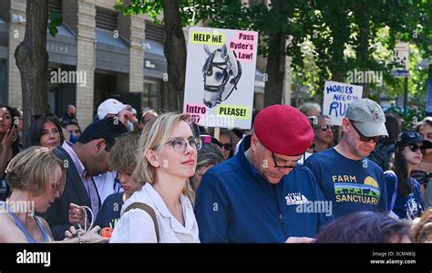 New York New York September 13 L R Nancy Regula And Republican
