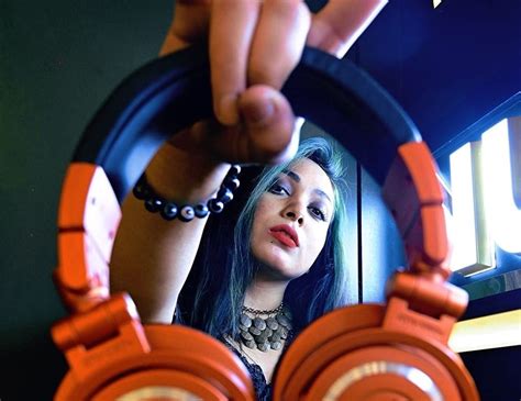 Avanie World Of Musicians