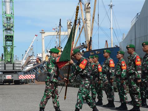 Pangdam I Bb Pimpin Upacara Pemberangkatan Prajurit Yonif 132 Bs Satgas Pamtas Ri Png Tagar