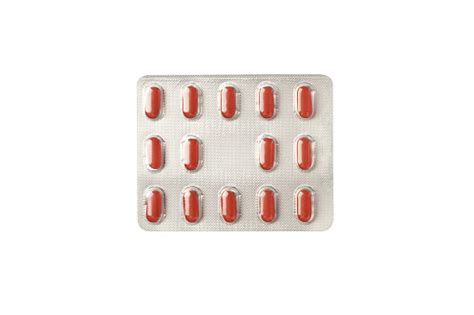 알약과 정제는 흰색 배경에 격리 된 물집 팩에 있습니다 평면도 건강 관리 및 의학 개념 0명에 대한 스톡 사진 및 기타 이미지 Istock