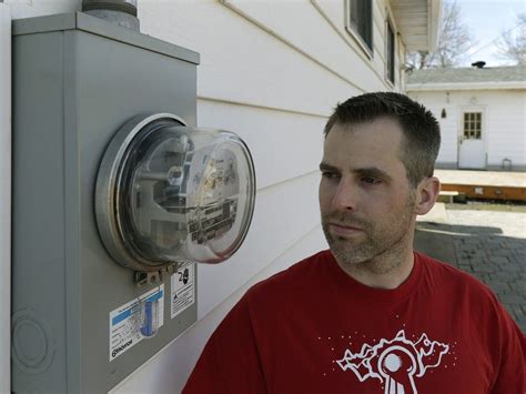 Edmonton Electrician And Epcor At Odds Over Smart Meter Installations Edmonton Journal