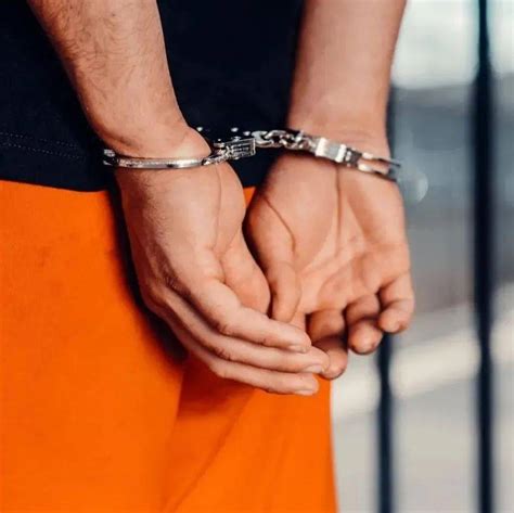连续多次无故不参加核酸检测，一男子被拘6日蒋某
