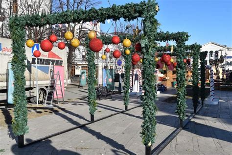 თელავში საახალწლო ღონისძიებისთვის მზადება მიმდინარეობს ფოტოები Knews Ge