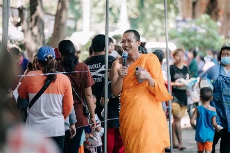 💢วัดสวรรคาราม ในพระสังฆราชูปถัมภ์ วัดกลาง อำเภอสวรรคโลก จังหวัดสุโขทัย ร่วมกับคณะศรัทธาแจก