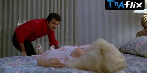 Loni Anderson Underwear Scene In Stroker Ace Tnaflix Com