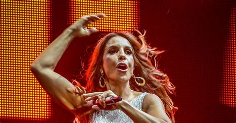 Ivete Sangalo Exibiu As Boa Forma Ao Usar Um Body Brilhoso Com Franjas