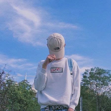 蓝天男生头像 男生蓝色天空背景头像 伤感说说吧