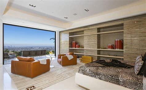 Enormous Modern House With Spectacular Views Of Los Angeles And Unique