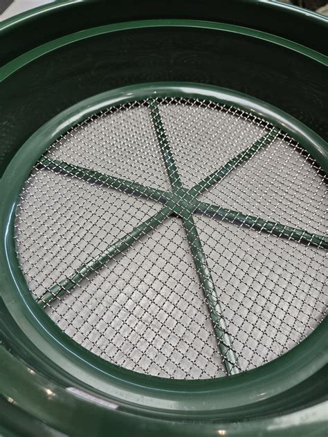 14 Mesh Classifier Kelowna Rocks And Gems
