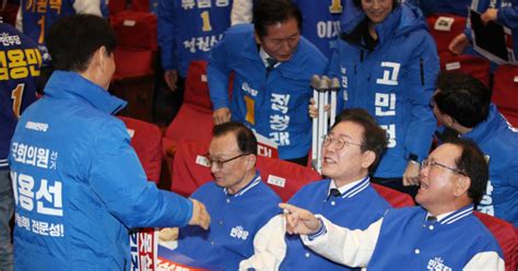 더불어민주연합 비례 1번 서미화·2번 위성락·3번 백승아용혜인은 6번