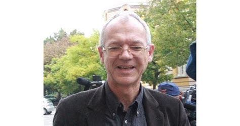 Работодателите скочиха срещу вдигането на минималната заплата на тристранката