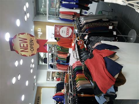 더불어사는사람들 제32호 이문희여성 커리어 정장 전문점 ☎02 976 5649 세이브존 노원점3층하계역2번출구