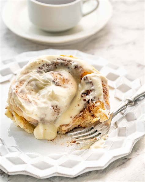 Cinnabon Cinnamon Sticks