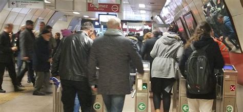 Kendine Ait Olmayan İstanbulkart Kullananlar İett Timi Tarafından Yakalandı