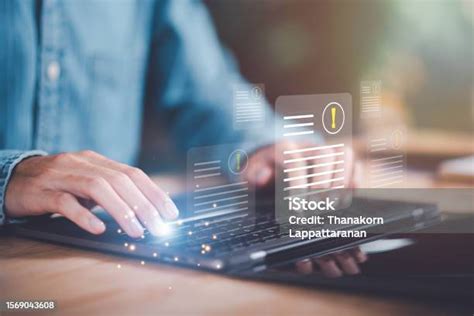 확인란 목록 규정 관행 및 정책 절차 회사 기사 O 협회 이용 약관 기업 지배 구조 문서 목록이있는 문서를 통해 단계를 확인하는 당국 건강관리와 의술에 대한 스톡 사진 및