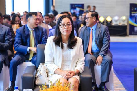 ក្រុមហ៊ុន រ៉ូយ៉ាល់ គ្រុប ហ្វាន់ របស់អ្នកឧកញ៉ា គិត ម៉េង