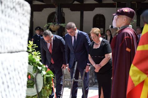 Hristijan Денес со длабока почит и искрена благодарност заедно со министерот за внатрешни