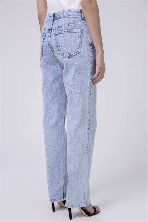 Джинсы Straight Fit светло голубой 435426421 13890 0₽ в интернет магазине 4forms в Москве