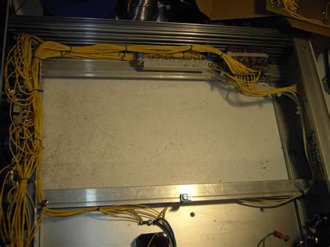 A Four Channel X Y Oscilloscope Multiplexer