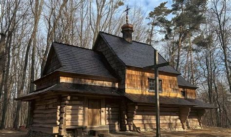 У Львівському скансені відреставрували церкву із села Соколів та дзвіницю з містечка