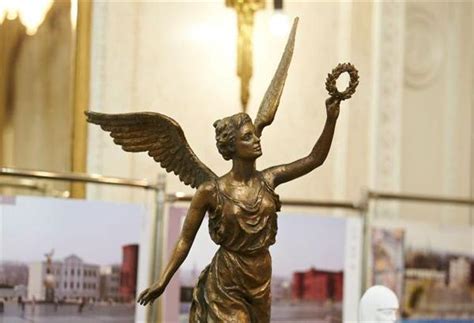 Постамент для самой большой скульптуры в Харькове уже отливают ...