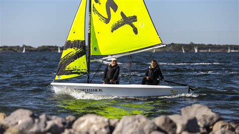 Beach Rs Sailing The Worlds Largest Small Sailboat Manufacturer
