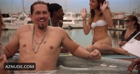 Steve Howey Nude And Sexy Photo Collection AZMen