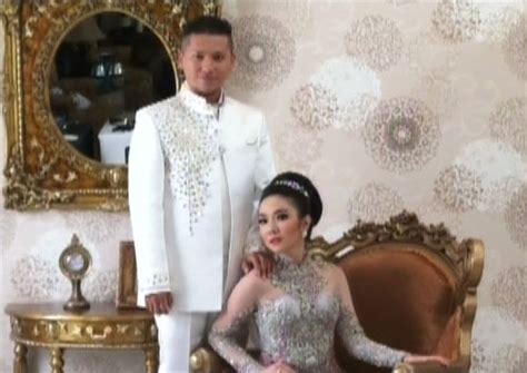 Gisel Gading Foto Pernikahan Zona Artis Lagi