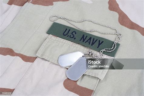 사막 위장 제복에 개 태그 개 태그와 미국 해군 분기 테이프 검은색에 대한 스톡 사진 및 기타 이미지 검은색 경찰관 계급 Istock