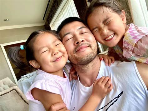 Жүжигчин П Баттөр 35 насны төрсөн өдрөө тэмдэглэж байна ТАС МН