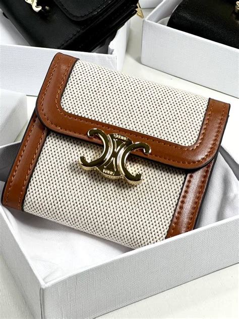 Гаманець Celine — ціна 3500 грн у каталозі Гаманці Купити аксесуари за доступною ціною на Шафі