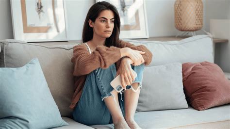 5 False Beliefs You Carry From Growing Up In A Dysfunctional Home Yourtango