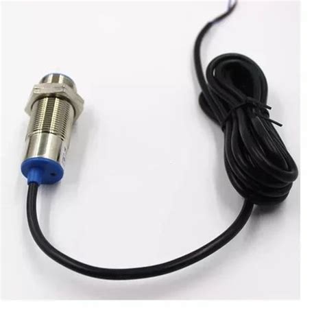 10 Mm Omron Inductive Proximity Sensor 24 V Pnp At Rs 500 In Badlapur