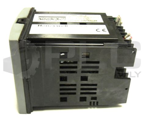 Honeywell Dc3200 Ce 1c0r 210 00000 E0 0 Temperature Control Plc