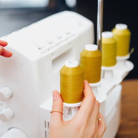 Как заправить верхнюю и нижнюю нитку в швейную машинку Janome правильно выполняем заправку