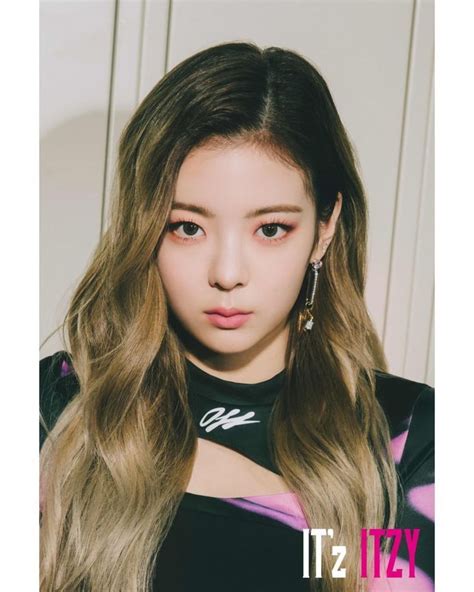 Itzy Japan Official On Instagram “ Itzy Japan Debut Album『itz Itzy