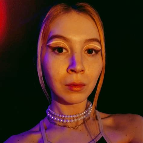 Art Izi Social Manyvids