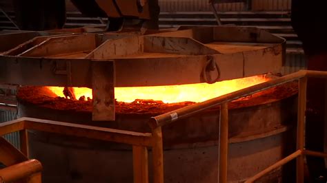 АрселорМіттал Кривий Ріг призупинив виробництво сталі після підриву Каховської ГЕС Читайте на