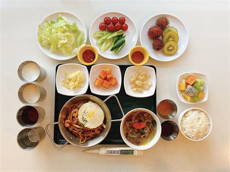 단체급식 메뉴추천 야끼소바 소고기샤브샤브 계란후라이 락교 초생강 쌀밥 깍두기 칠리콘카네 나초
