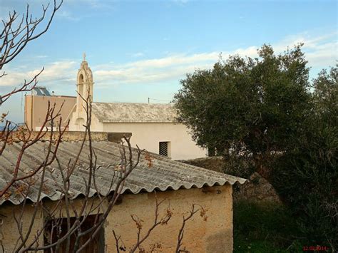 Неизвестная церковь Ретимно Крит Κρήτη фотография общий вид в ландшафте