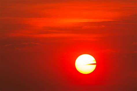 일몰에 구름과 화려한 극적인 하늘 0명에 대한 스톡 사진 및 기타 이미지 0명 경외감 노랑 Istock