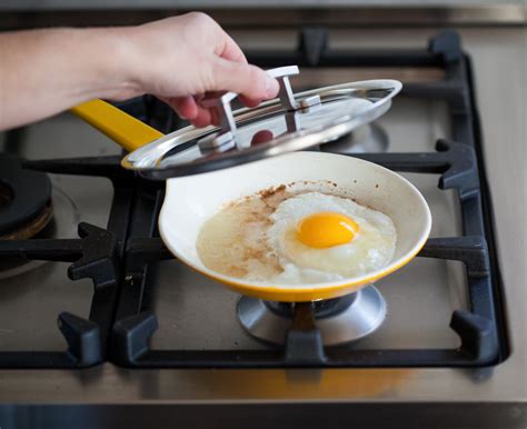 How To Fry An Egg Kitchn