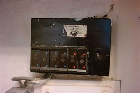 Outdated Wiring Is Your Old Fuse Box Posing A Risk