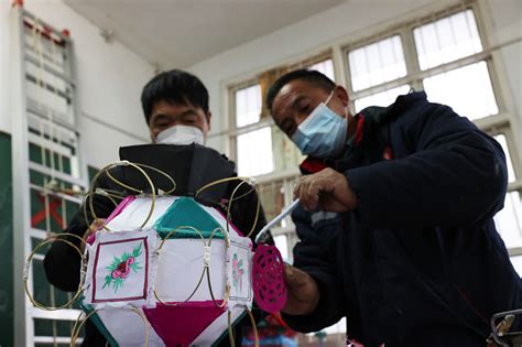 晓天镇：精心扎花灯 喜迎新春来舒城县人民政府