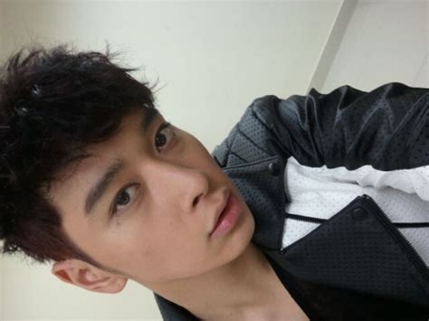 燦成補上傳自拍照 Kpopn