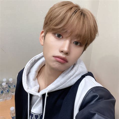 Aimers On Twitter 요엘 내가 이 우주에서 제일 사랑하는 에이밍 😘 오늘 팬사인회 너무너무 행복한 시간이었어요 오늘 우리 만나러 와줘서 고마워요 💗